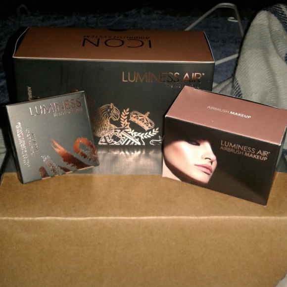 Luminous | Makeup | Luminous Makeup Machine | Poshmark